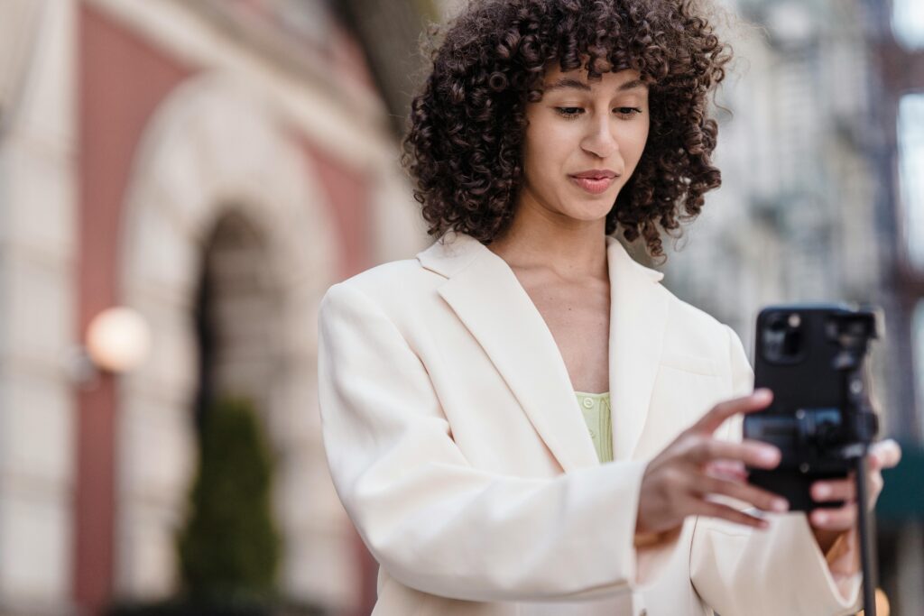 How to Build an Employee Influencer Program - EditMate